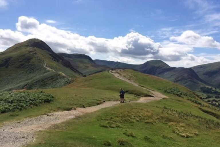 Walney Coastal Path: Scenic Walking Route in Cumbria